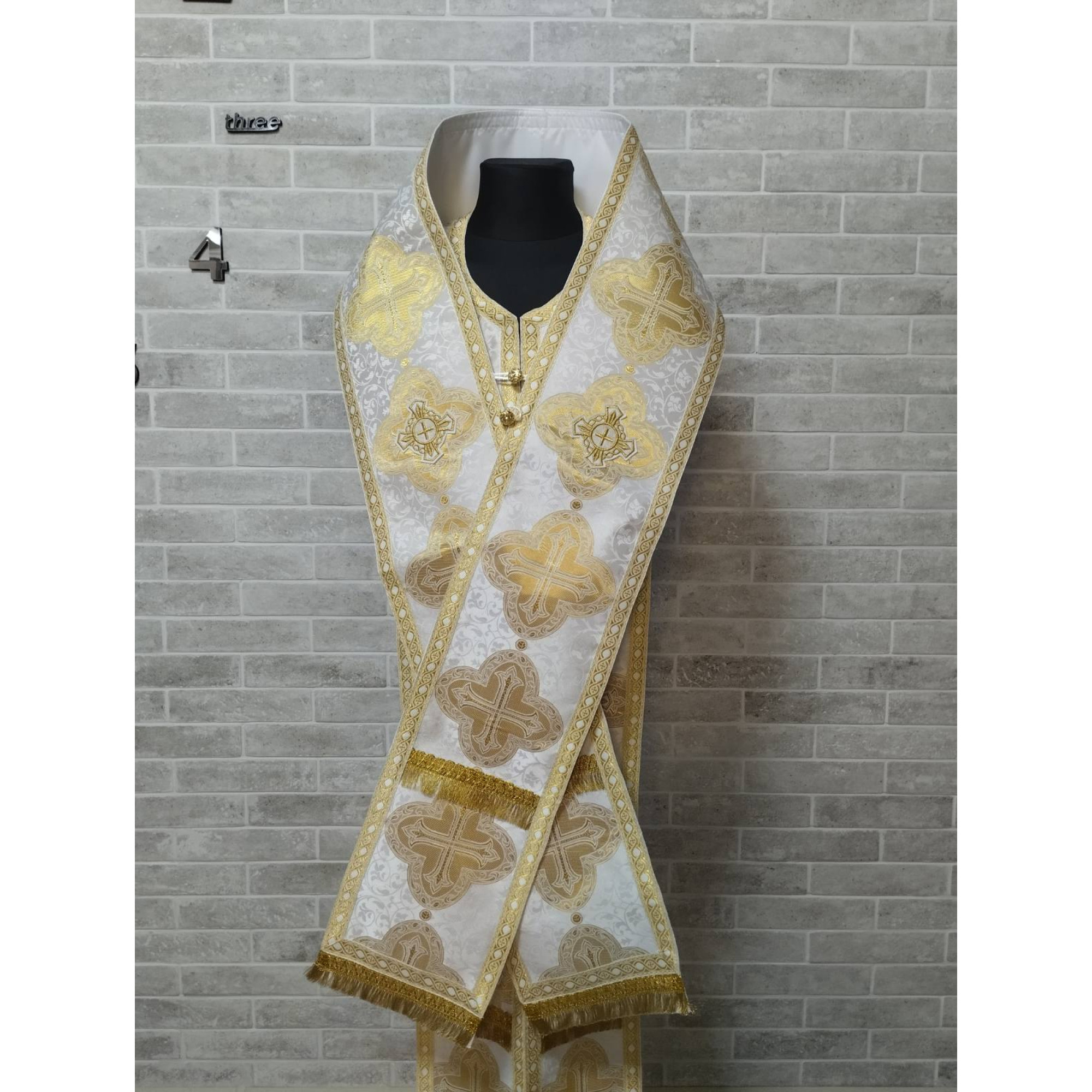 Bishop's Communion set in metallic brocade - Bishop Stole and cuffs in ...