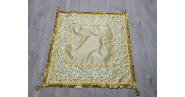 Altar cover - Covers for the altar table - Vestment on the altar ...