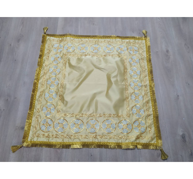 Altar cover - Covers for the altar table - Vestment on the altar ...