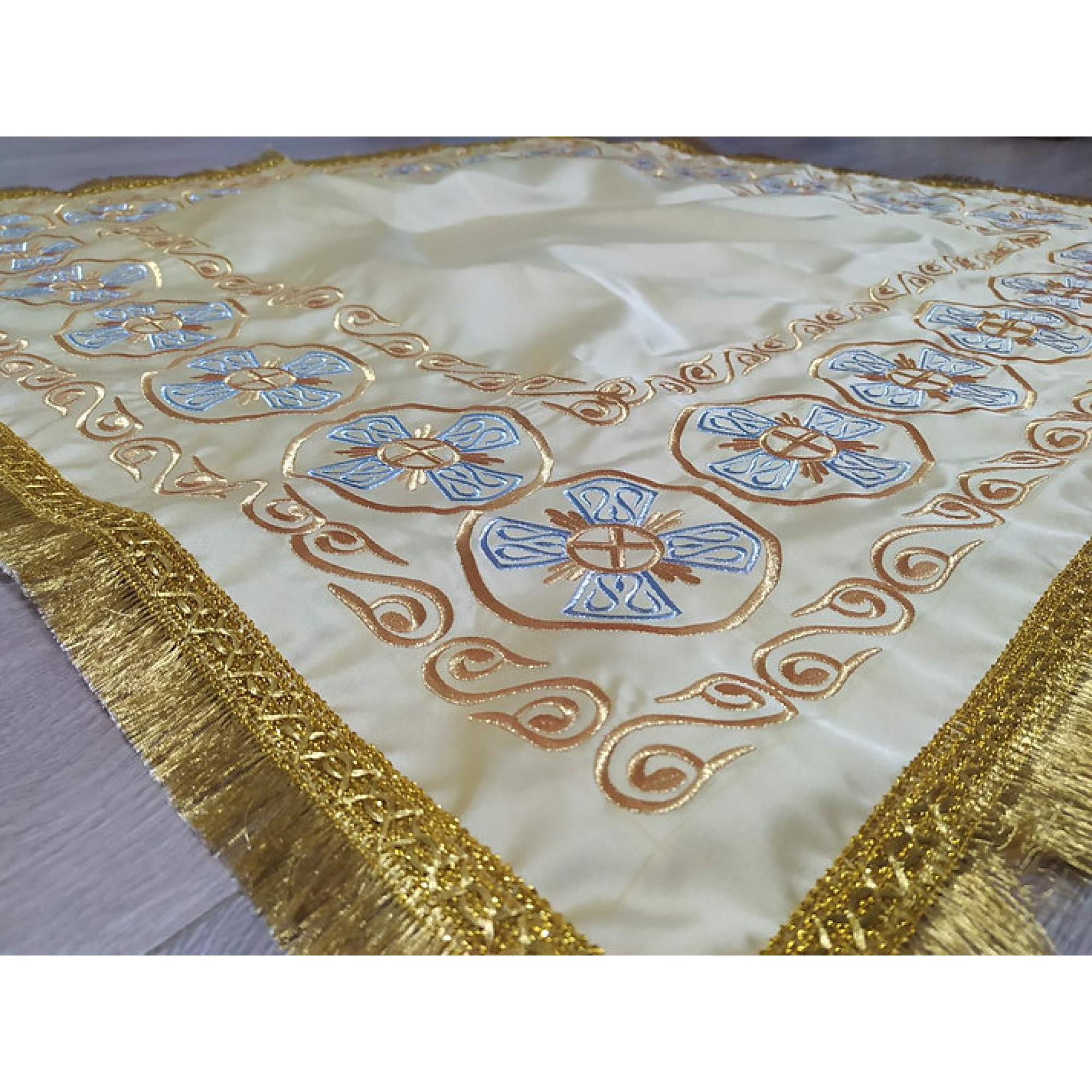 Altar cover - Covers for the altar table - Vestment on the altar ...