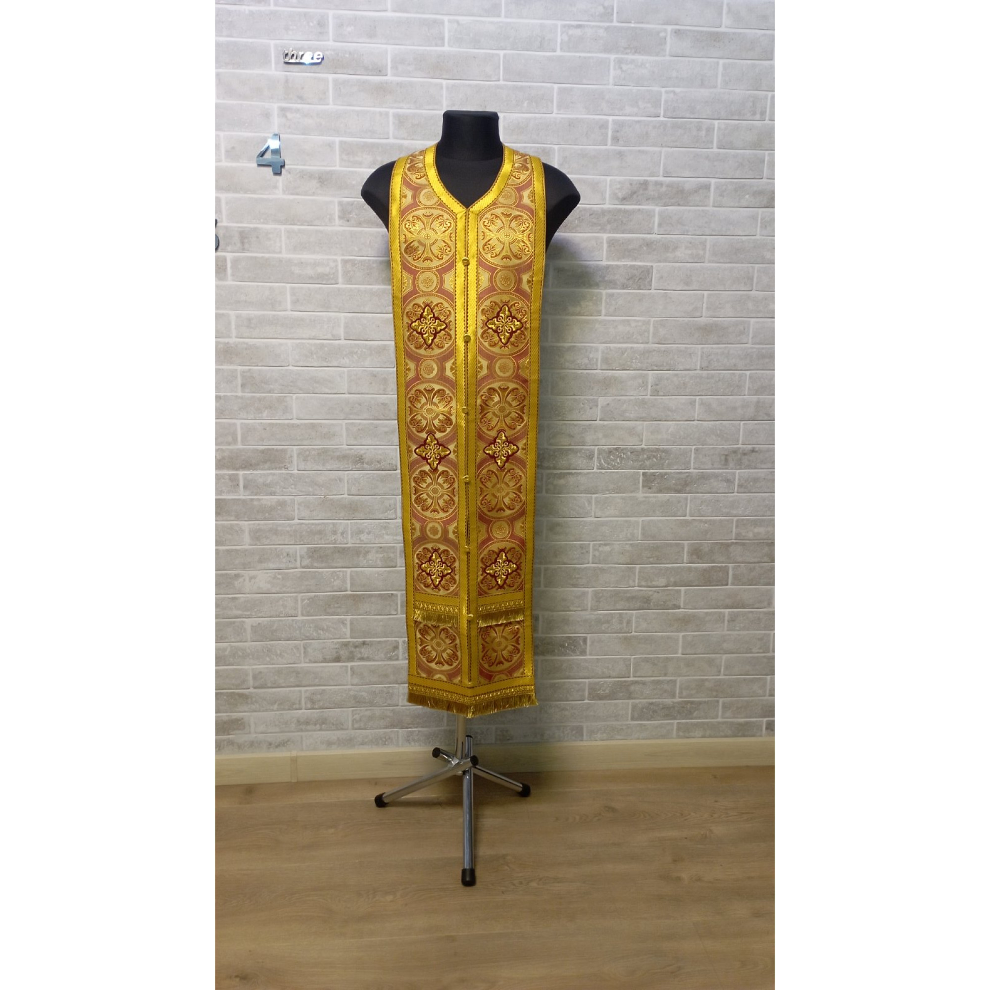 Bishop's Communion set in nonmetallic brocade - Bishop Stole and cuffs ...