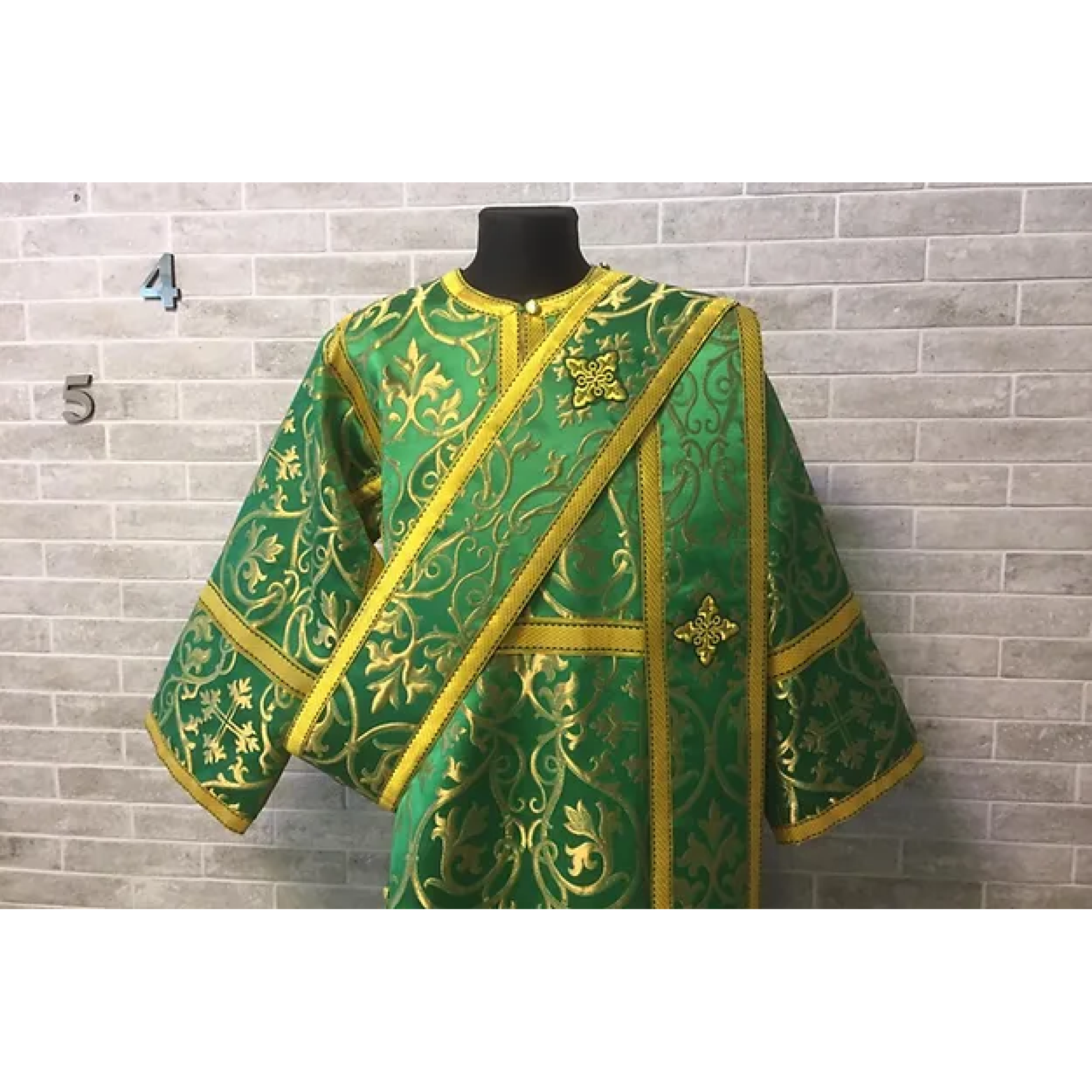 Brocade vestment for deacon - Stichar and orar in yellow-gold silk brocade