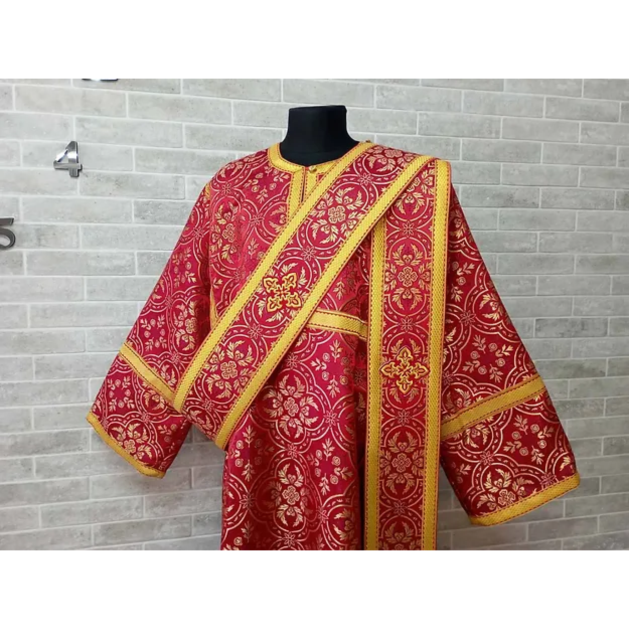 Brocade vestment for deacon - Stichar and orar in yellow-gold silk brocade