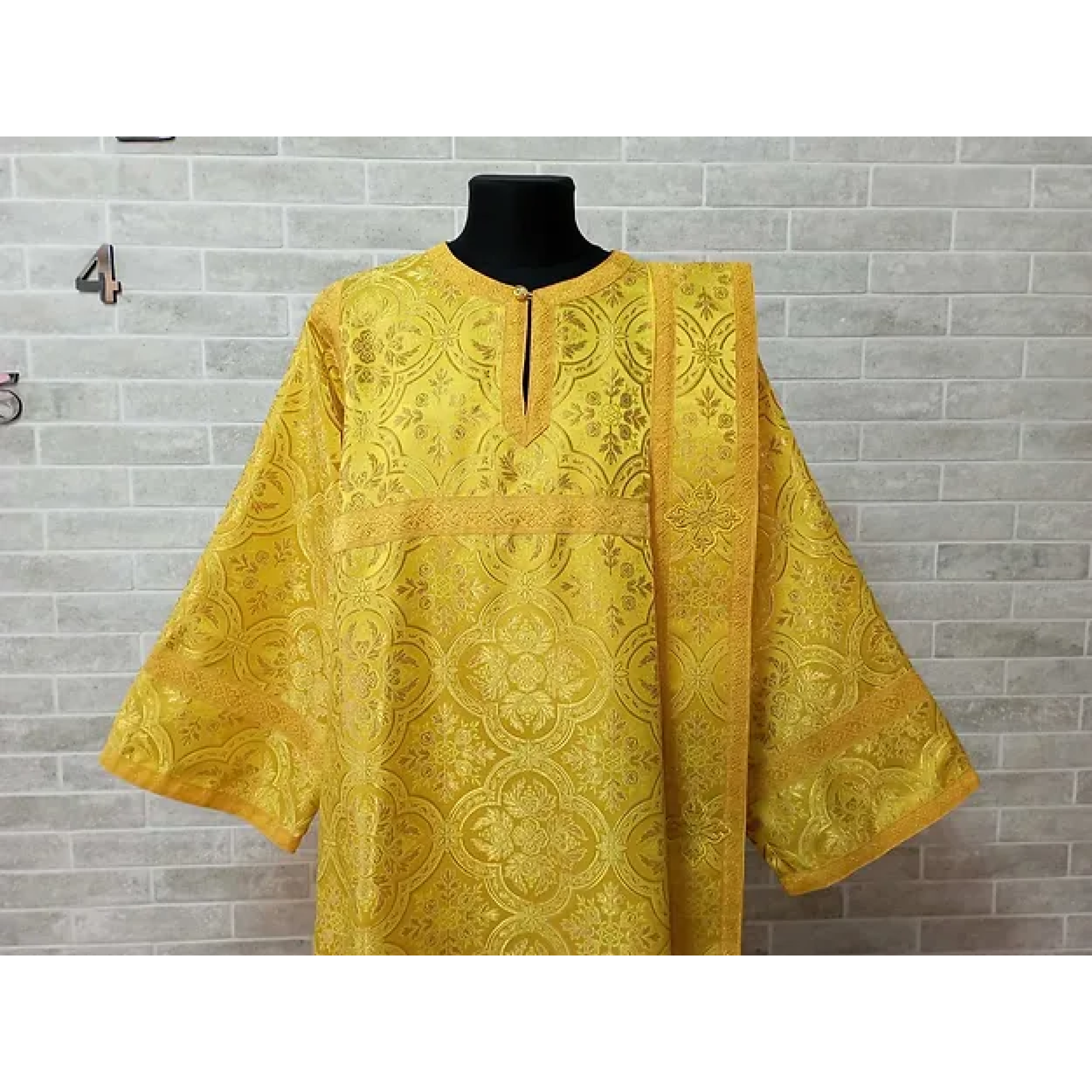 Brocade vestment for deacon - Stichar and orar in yellow-gold silk brocade