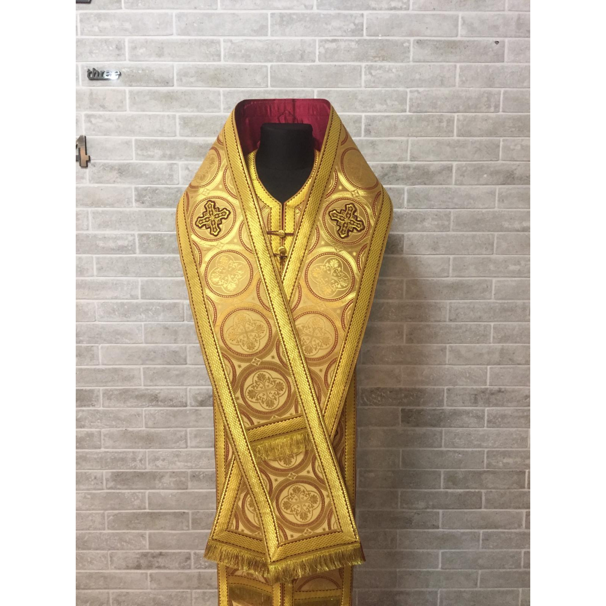 Bishop's Communion set in nonmetallic brocade - Bishop Stole and cuffs ...