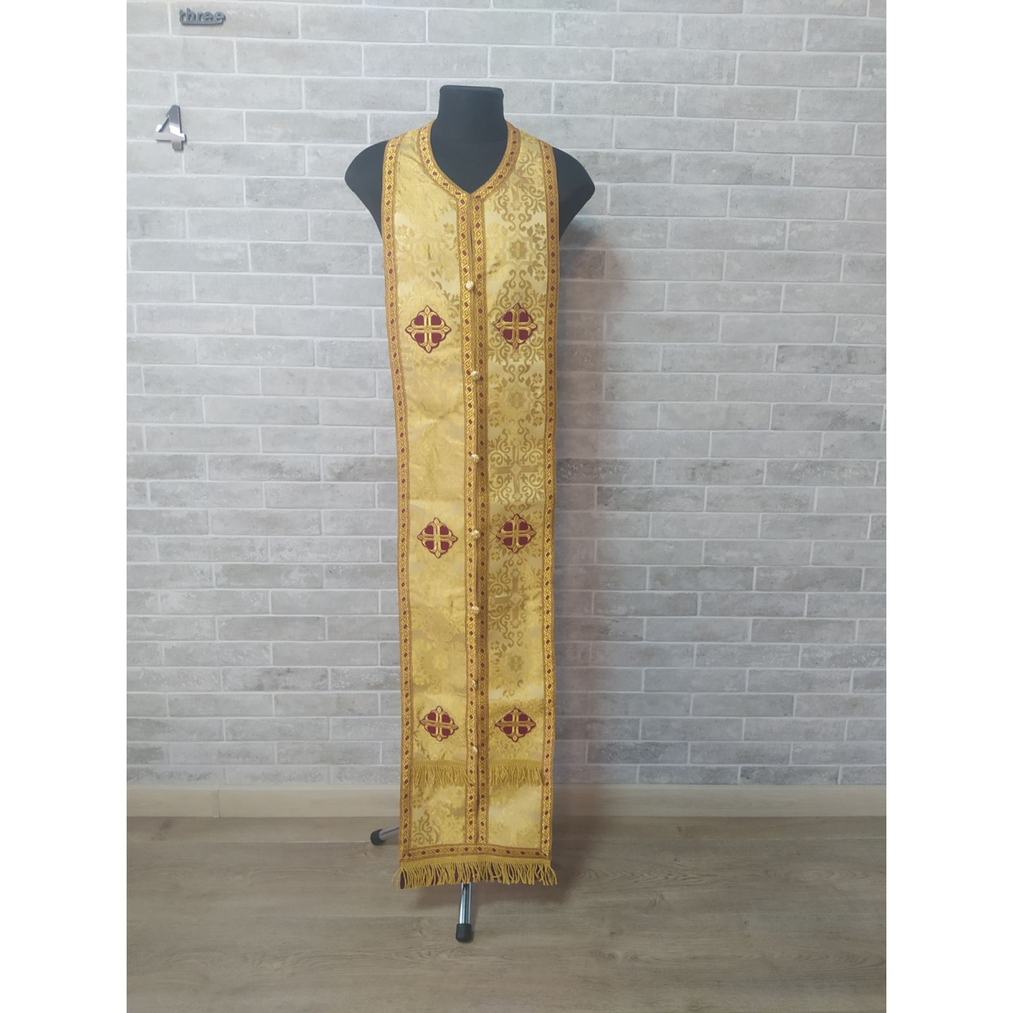 Bishop's Communion set in nonmetallic brocade - Bishop Stole and cuffs ...