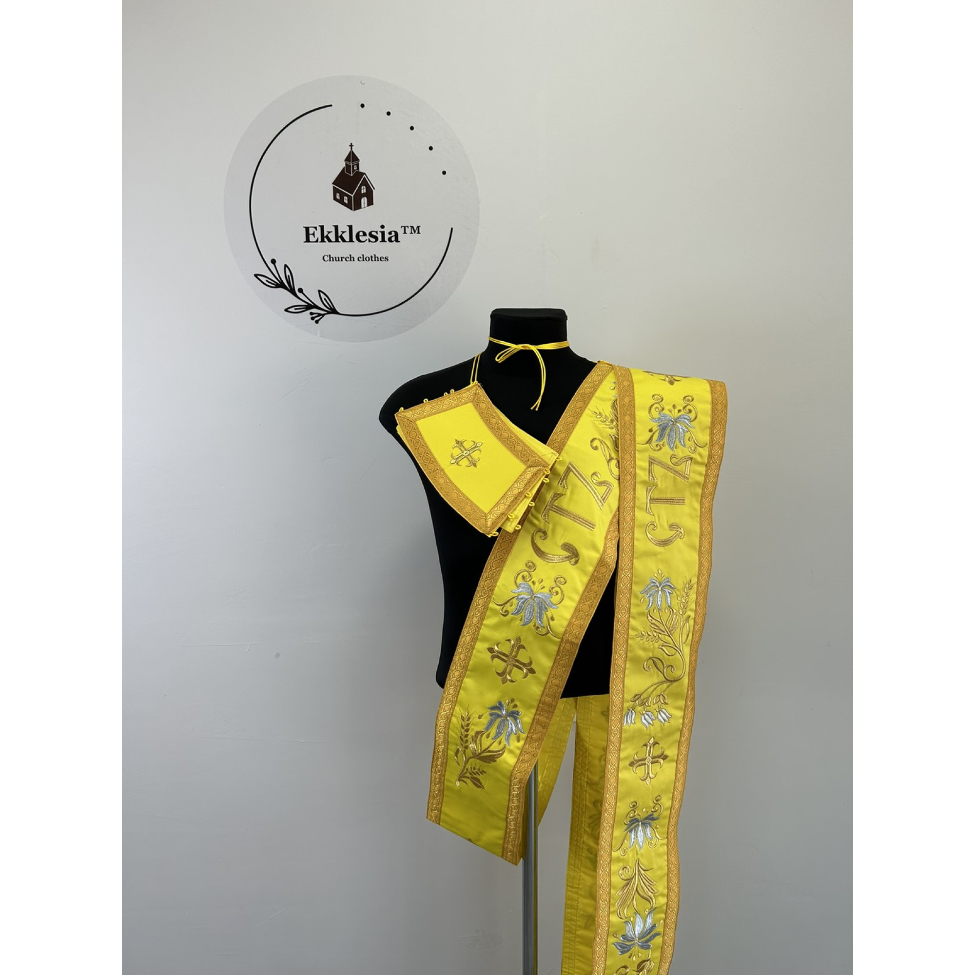 Orar and cuffs for liturgy use