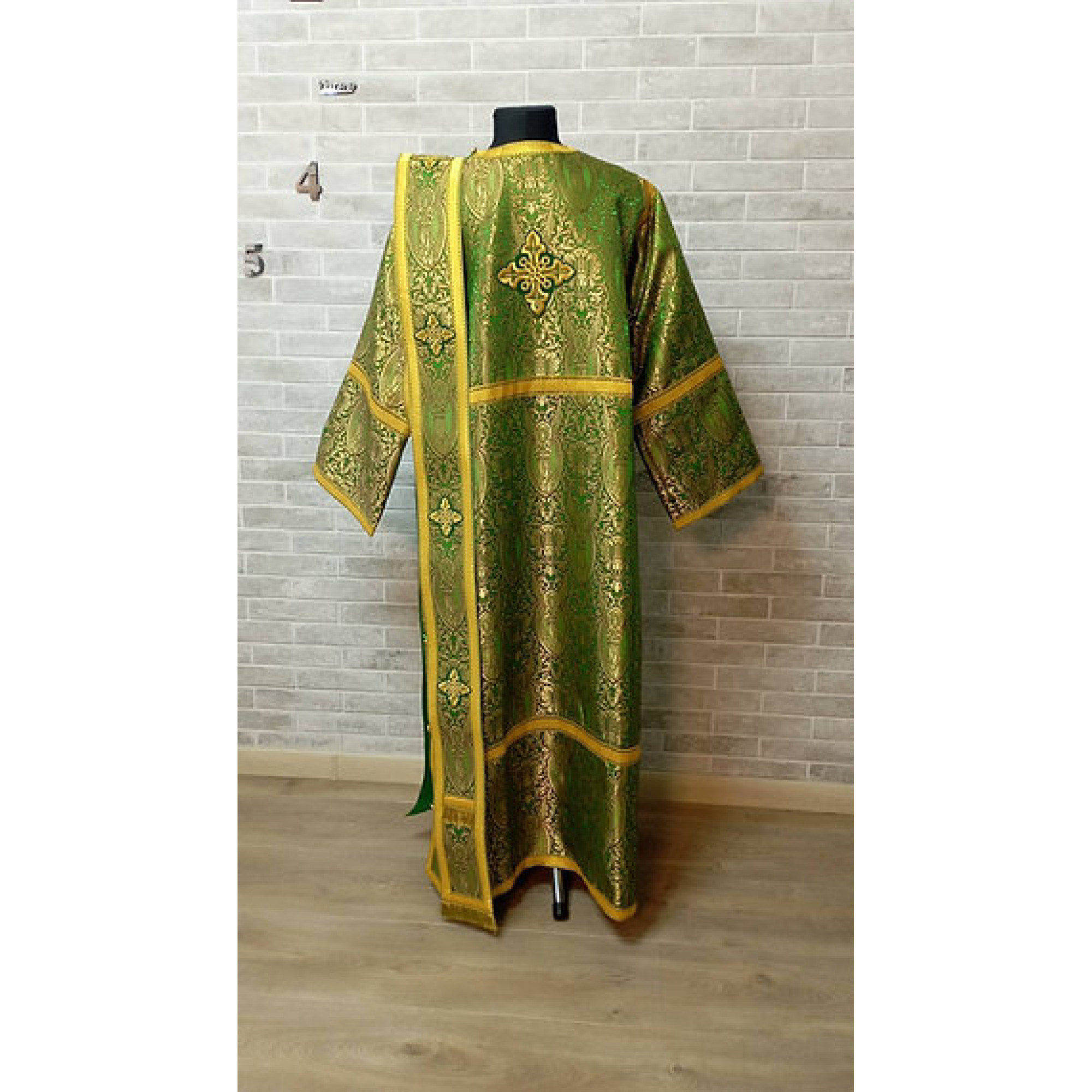 Brocade vestment for deacon - Stichar and orar in yellow-gold silk brocade