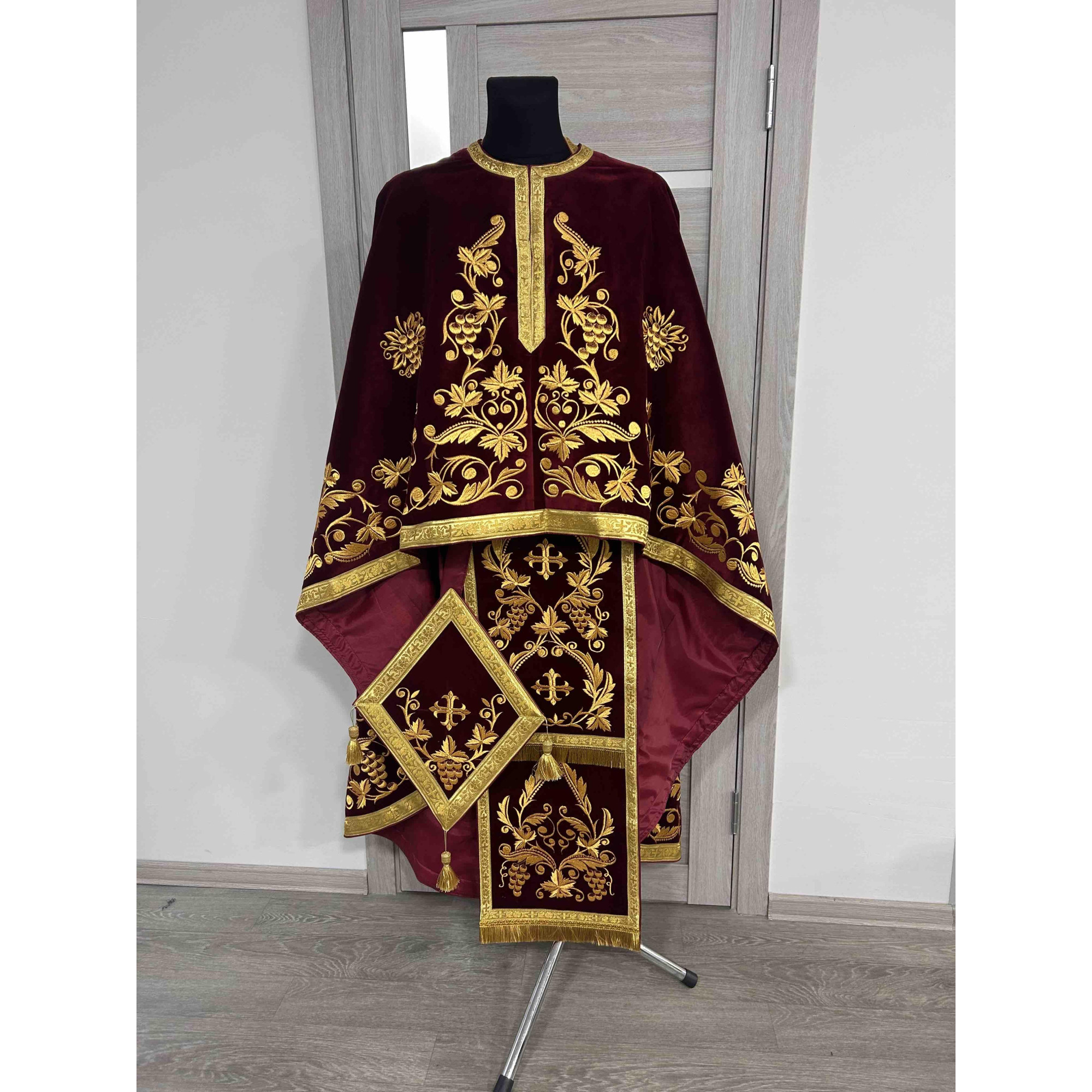 Greek vestment with solid epitrachyl - Priest robe - Orthodox vestments ...