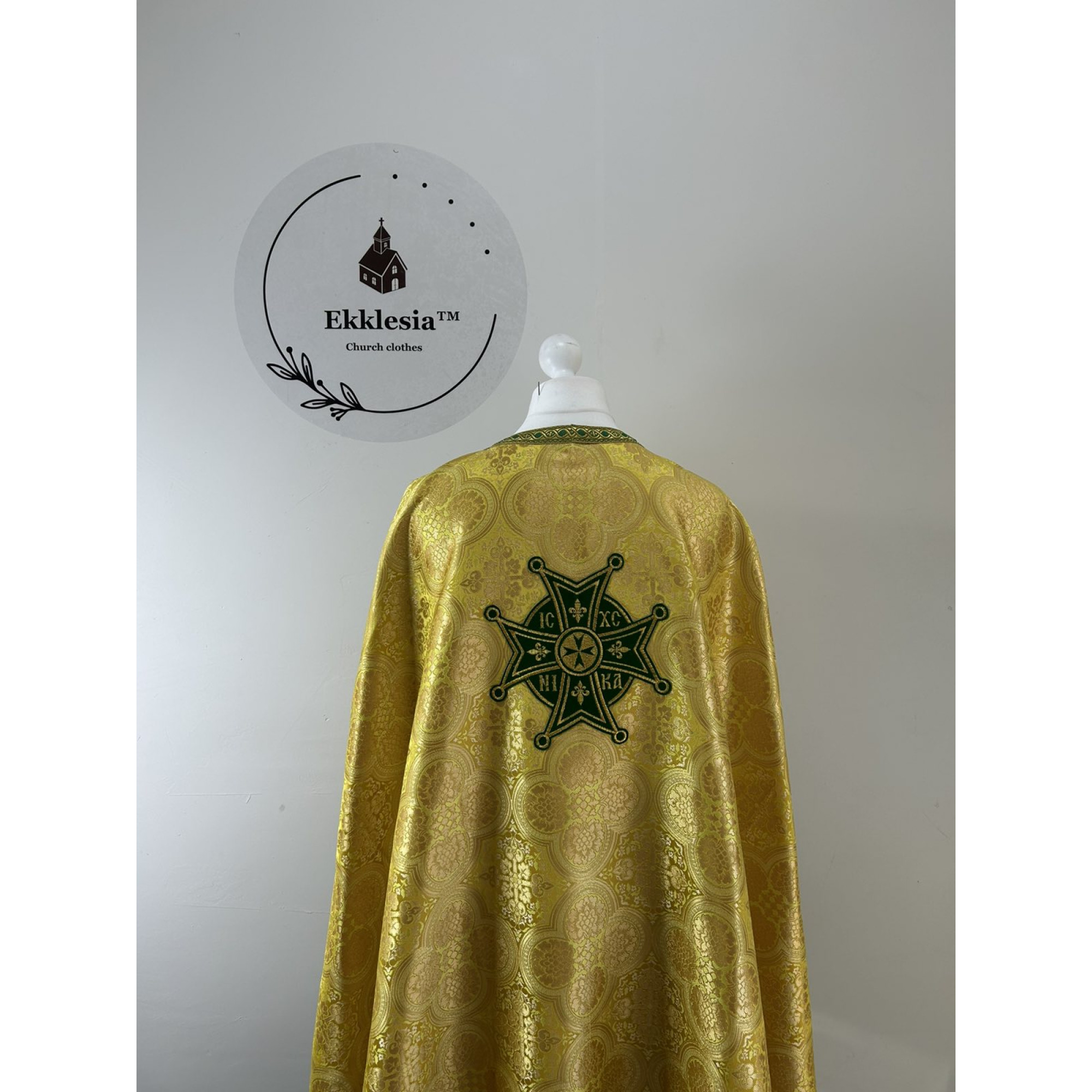 Priest vestment set with Matlese crosses - Phelon - Litrugical priest ...